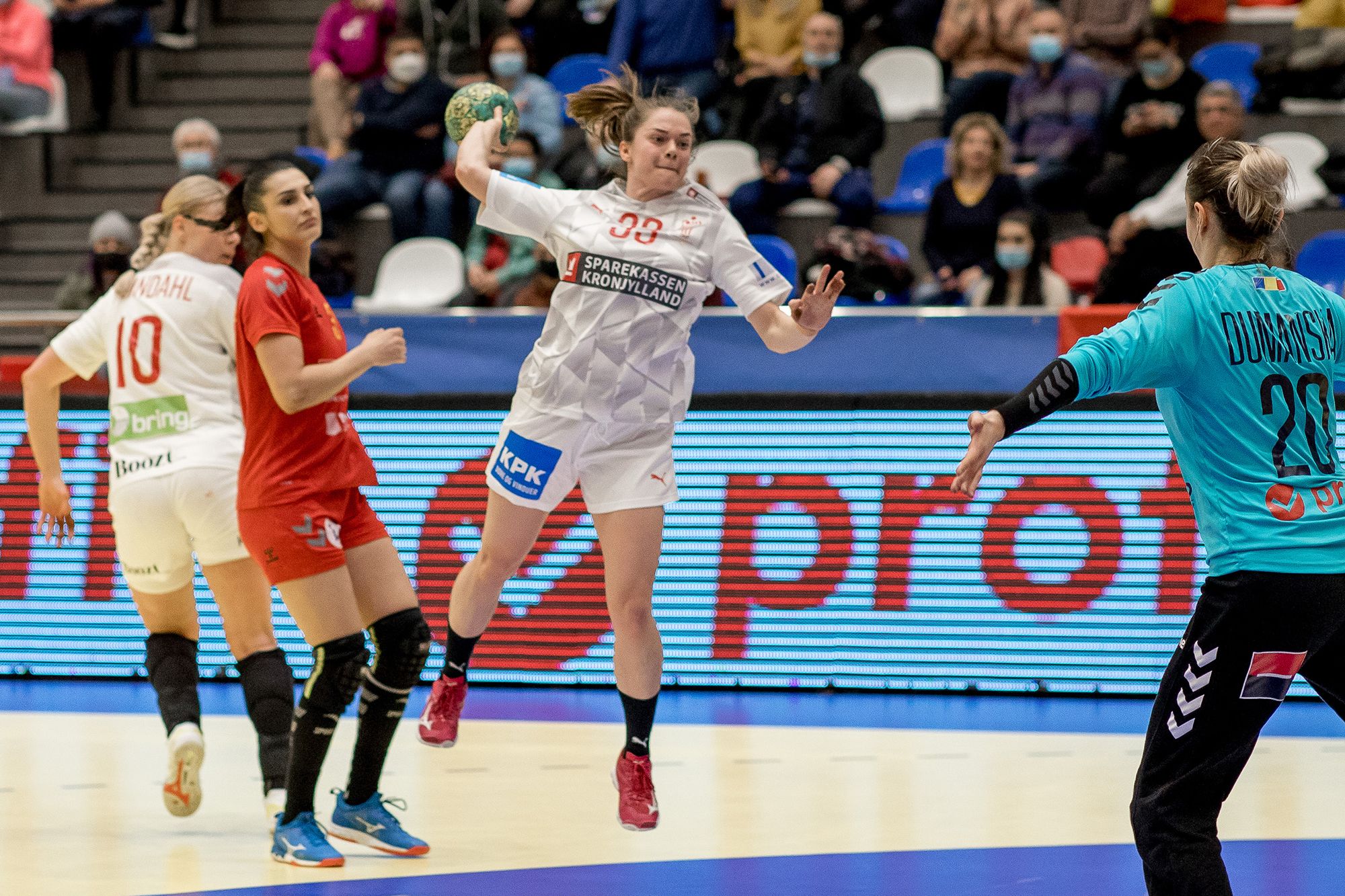 Friis secures big away win for Denmark