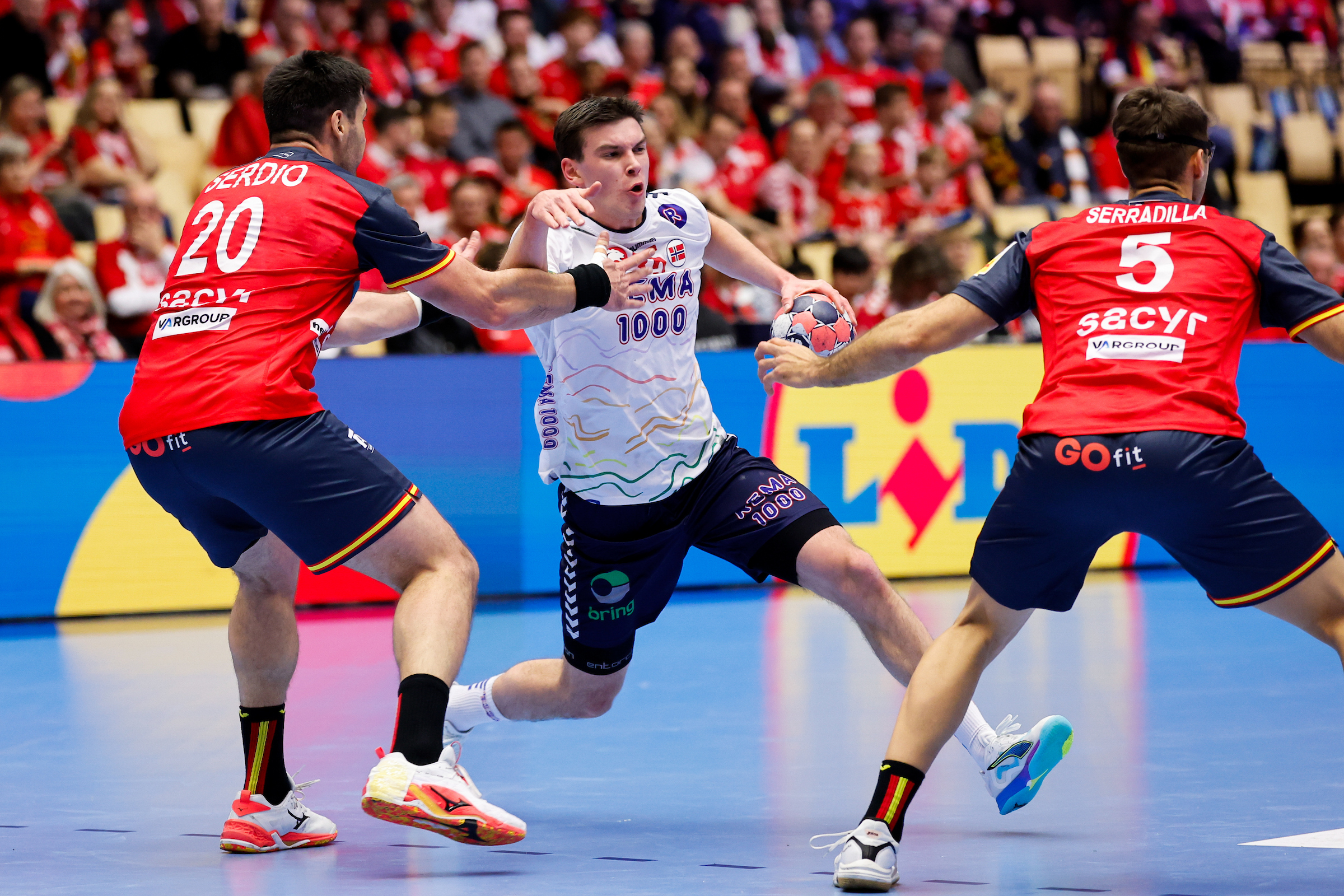 Handball: Pedersen leads Norway to win EHF EURO main round thriller