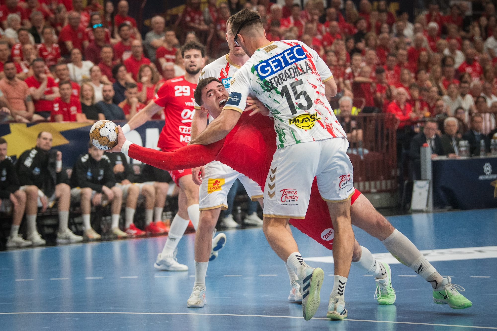 Kristjansson buzzer beater sends Magdeburg to Cologne