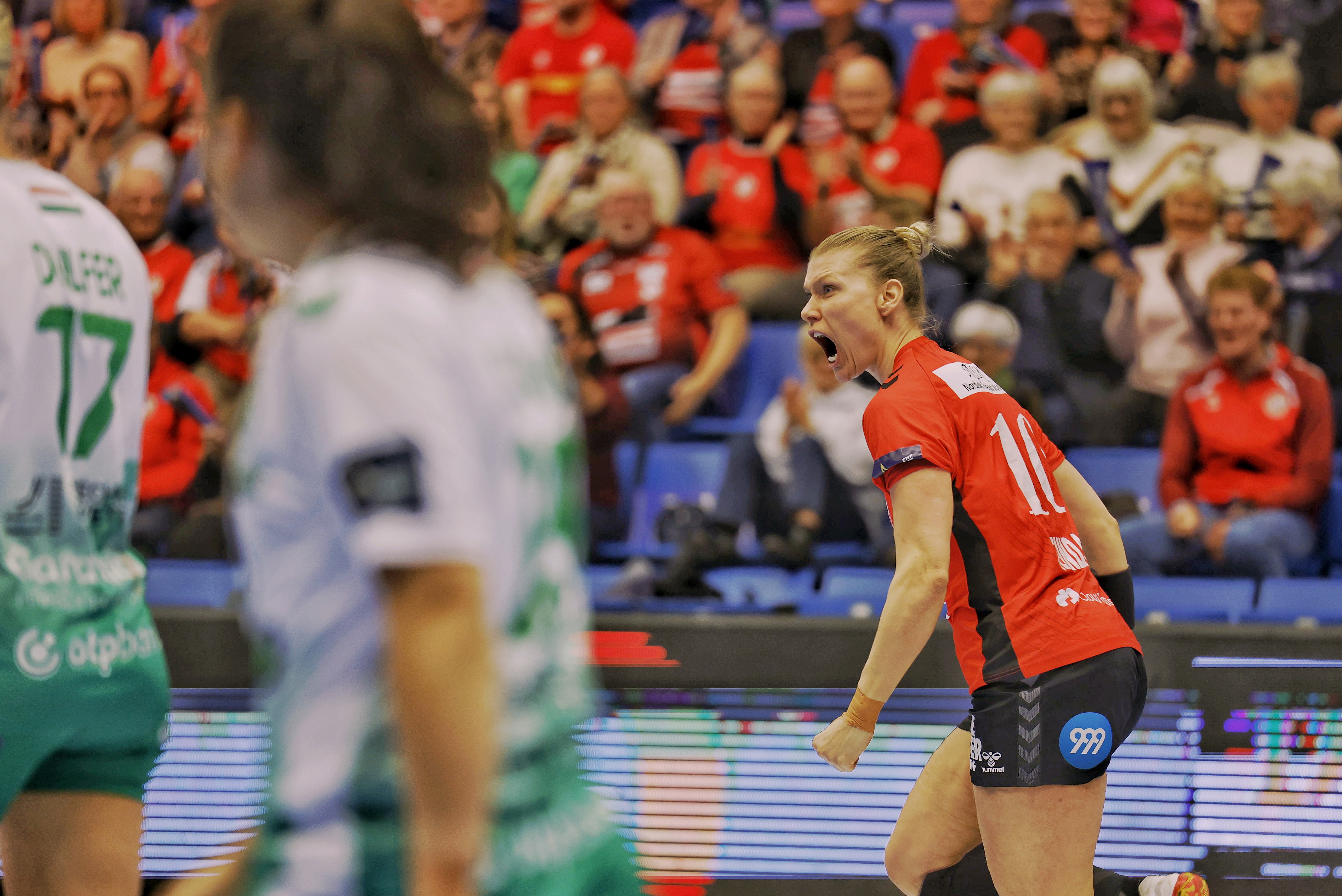 Handball CL: Esbjerg enjoy historic win, Podravka reach play-offs