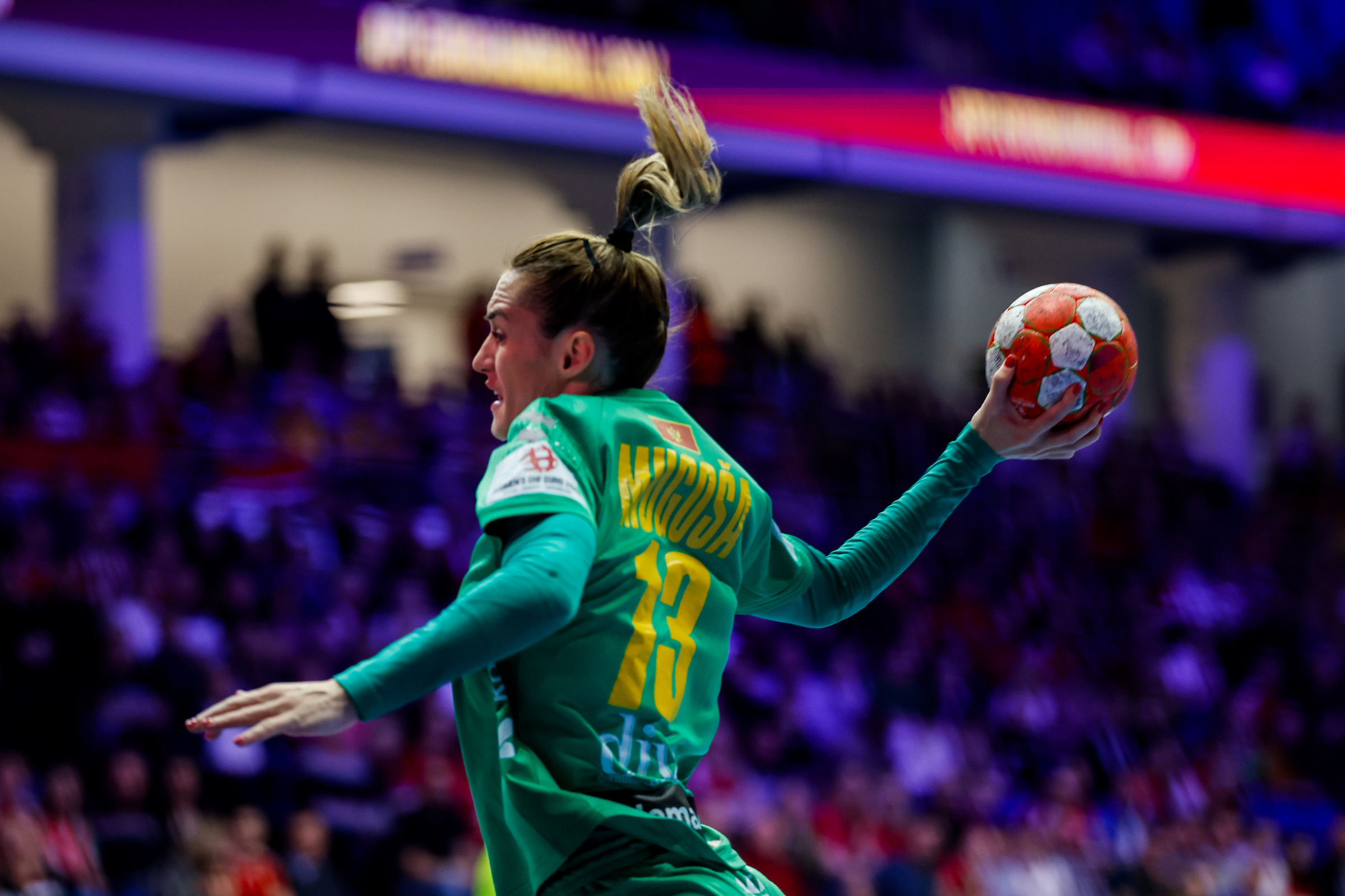 Stellar Zsófi Szemerey extends Hungary’s winning streak at EHF EURO