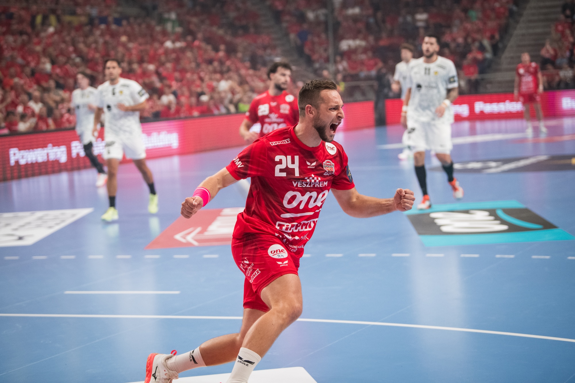 CL handball: Magdeburg take win on Barça ground; Veszprém open account