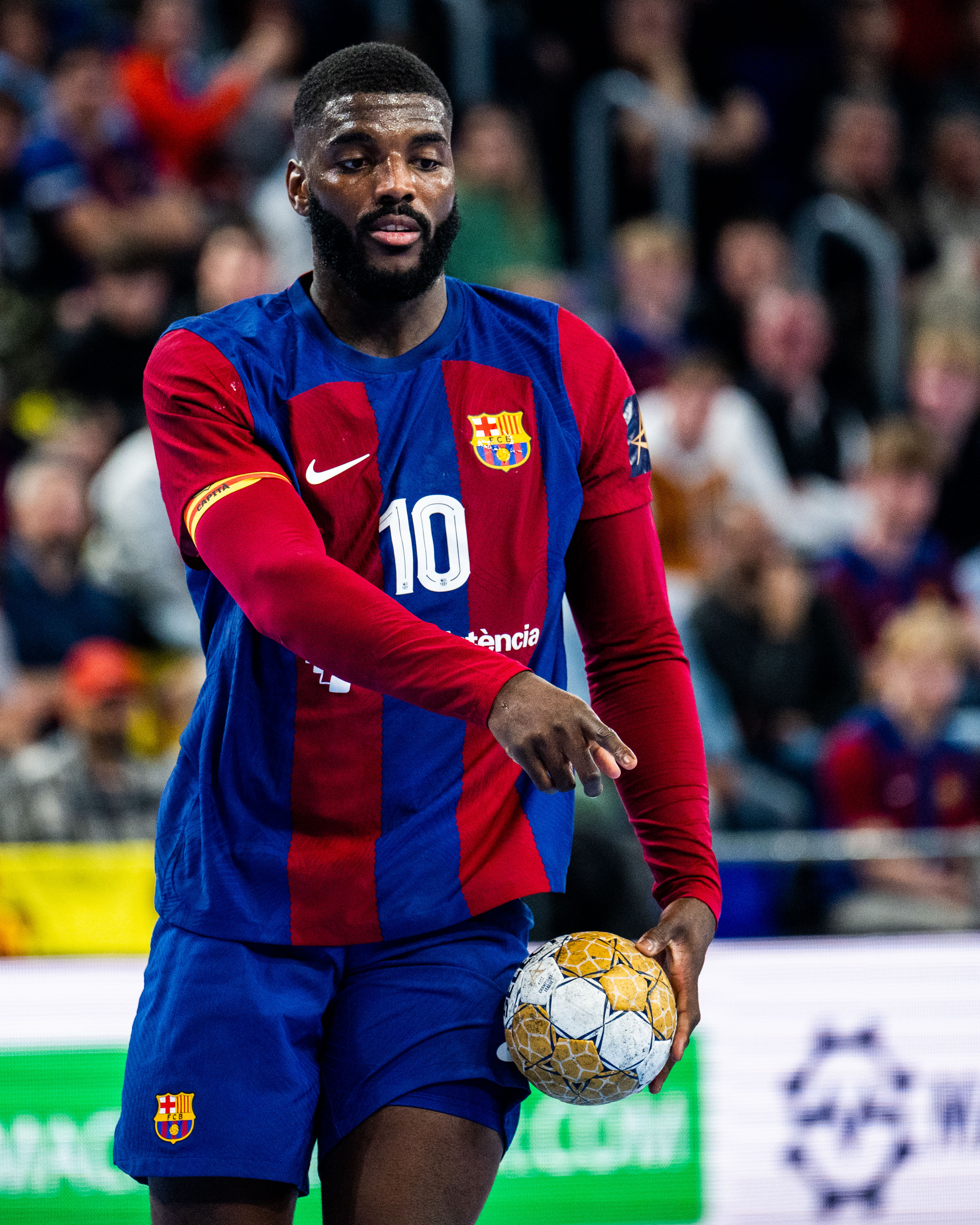 Kiel and Barça take commanding wins, Palicka saves the day for Paris