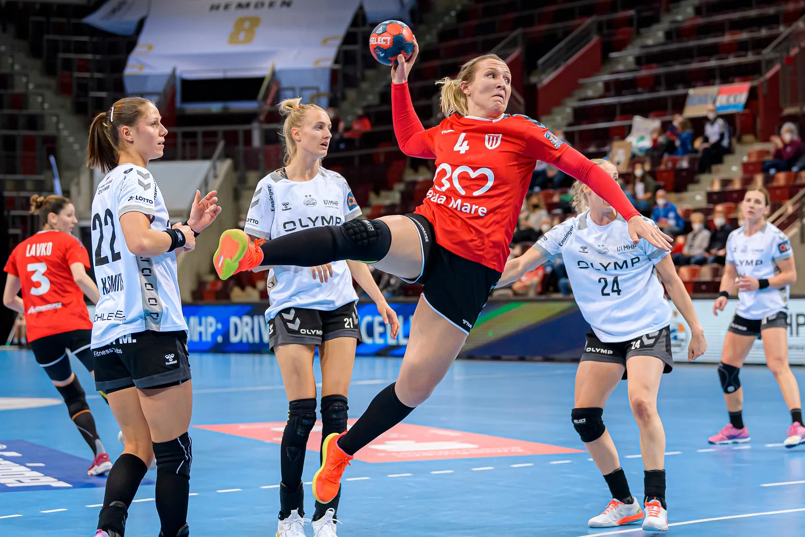 Burlachenko overcomes “toughest moments of my life”