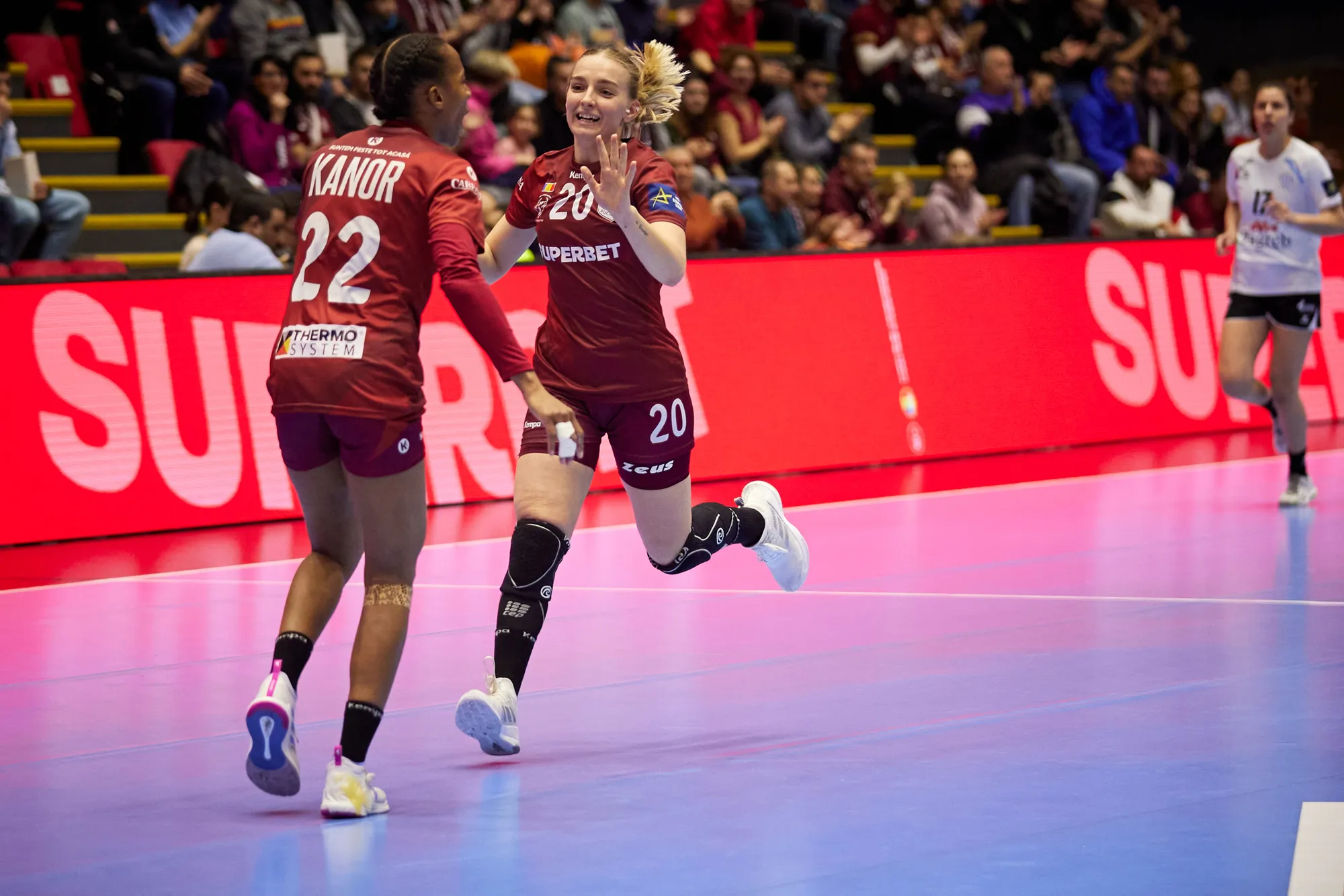 Rapid close group phase with a win