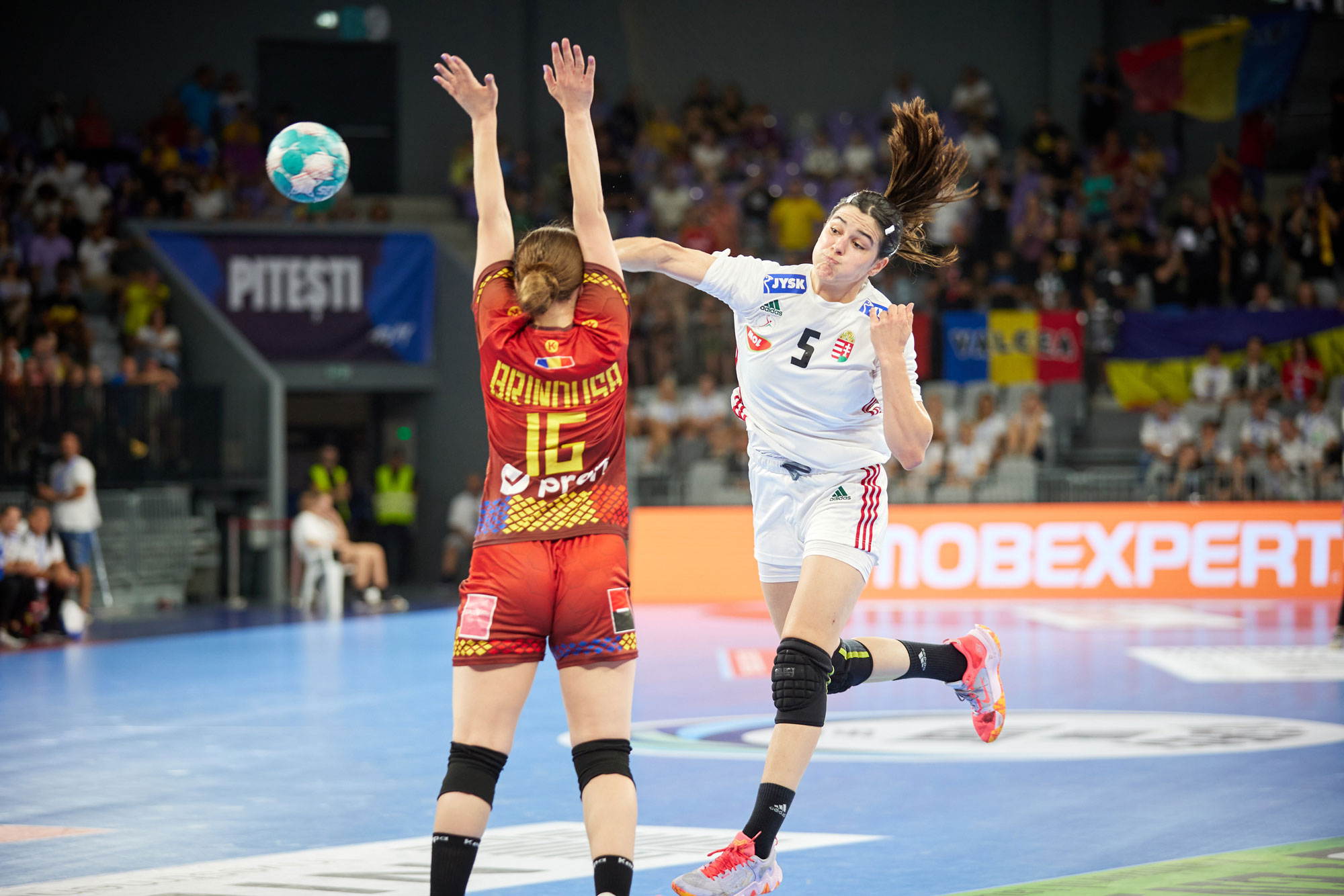 Ruthless Hungary seal third W19 EHF EURO final berth in a row