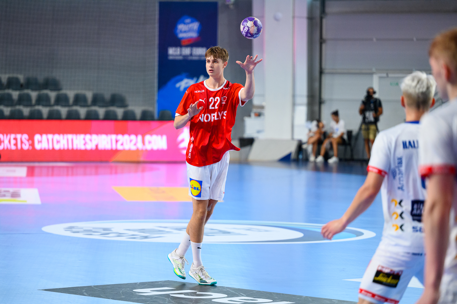 Sweden and Denmark make it to Men's 18 EHF EURO final