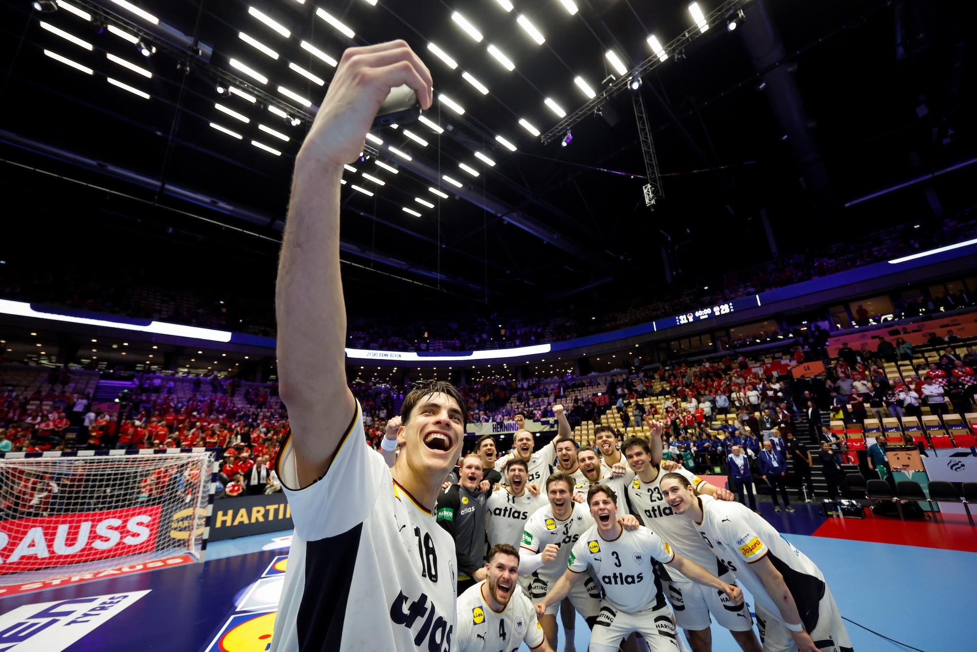 10 years later, Germany return to EHF EURO final