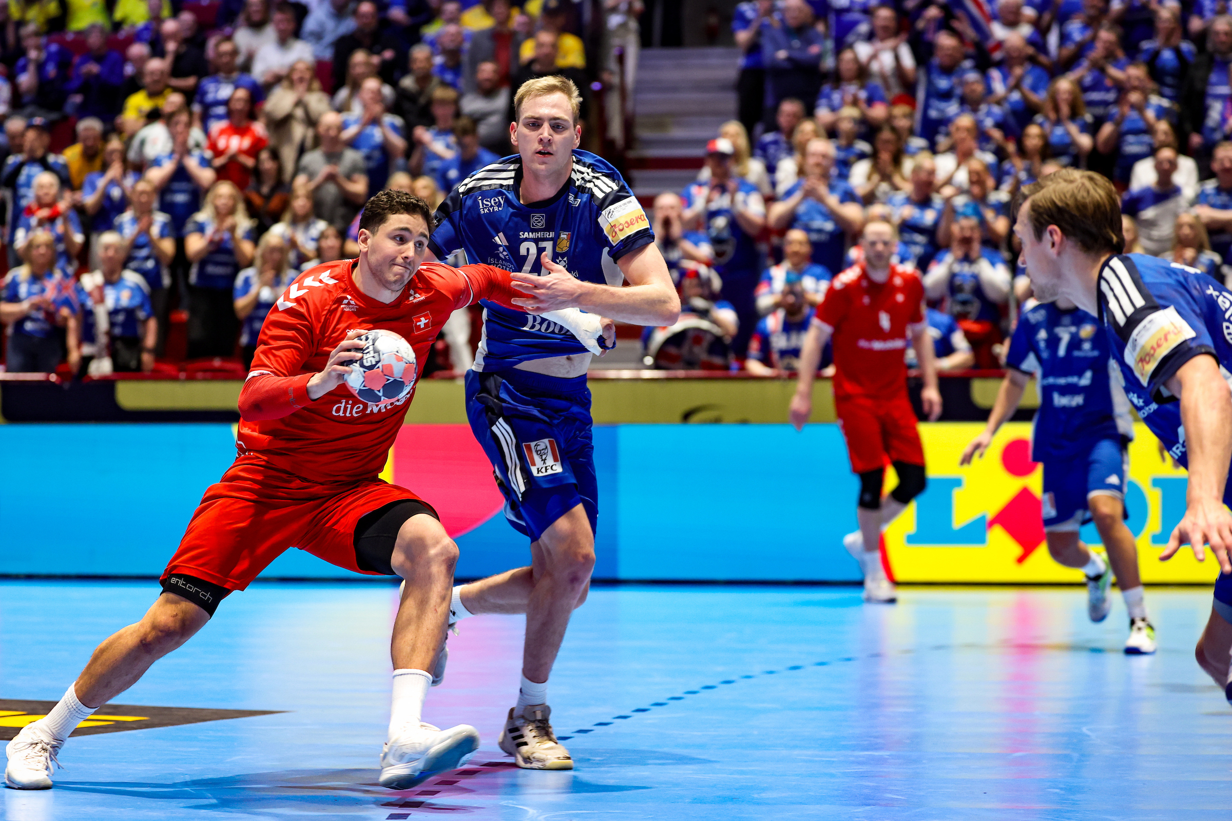 Handball: Iceland snatch late draw vs Switzerland in dramatic finish