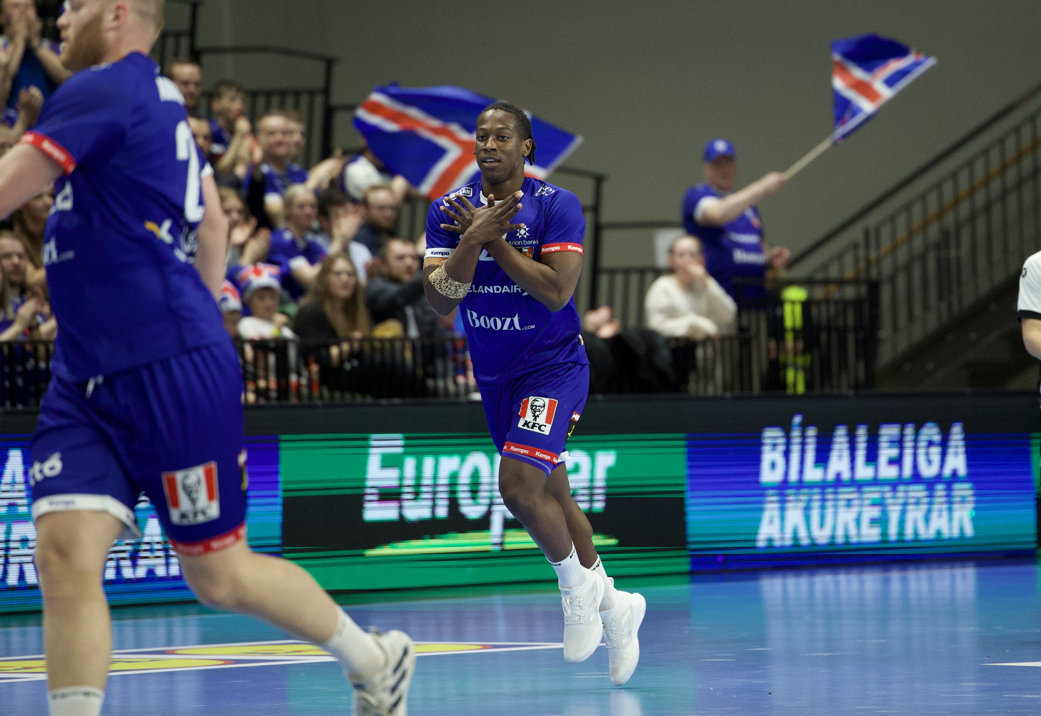 Iceland secure first place in the group with clear win over Estonia