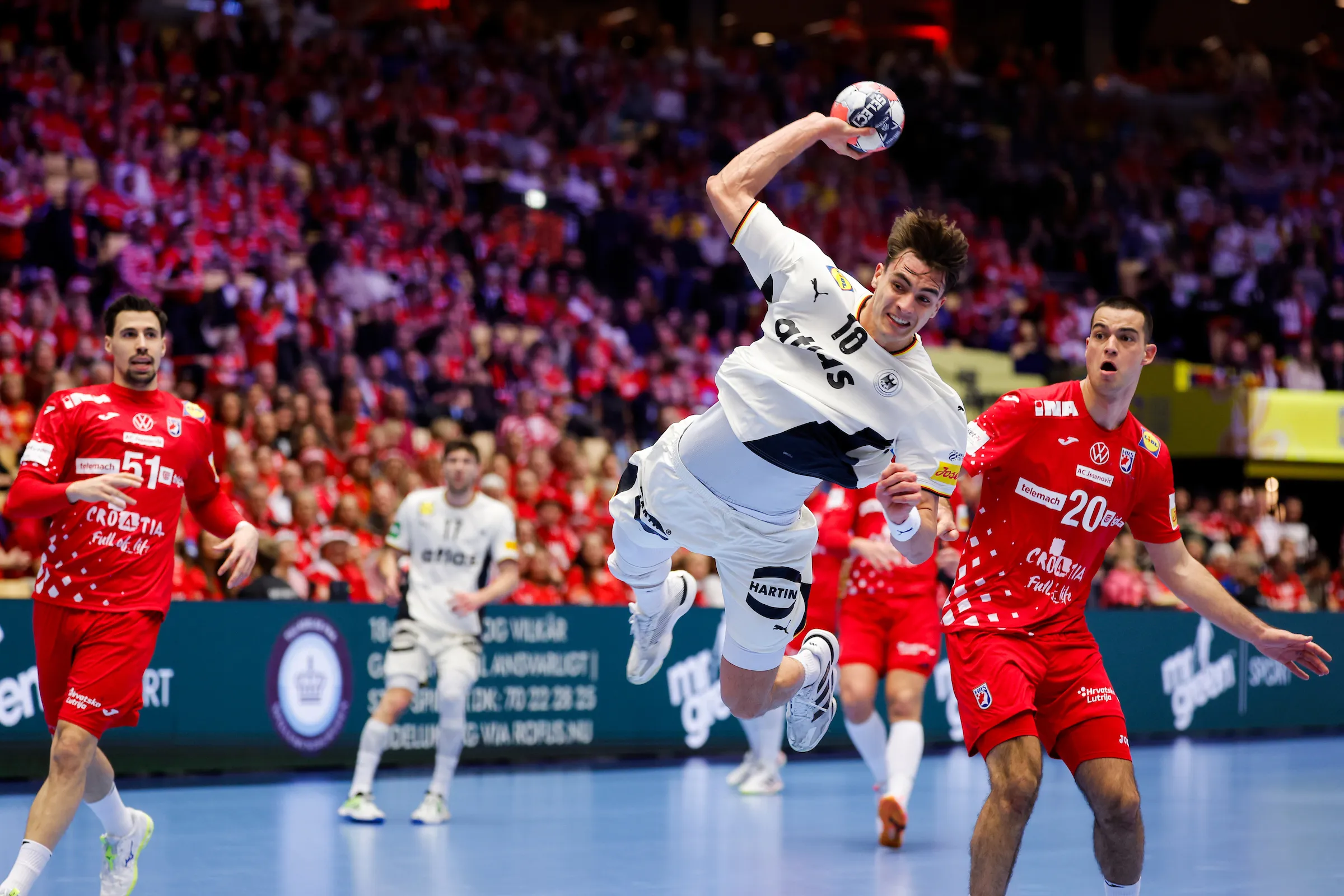 Live coverage of the Men's EHF EURO 2026, 30 January