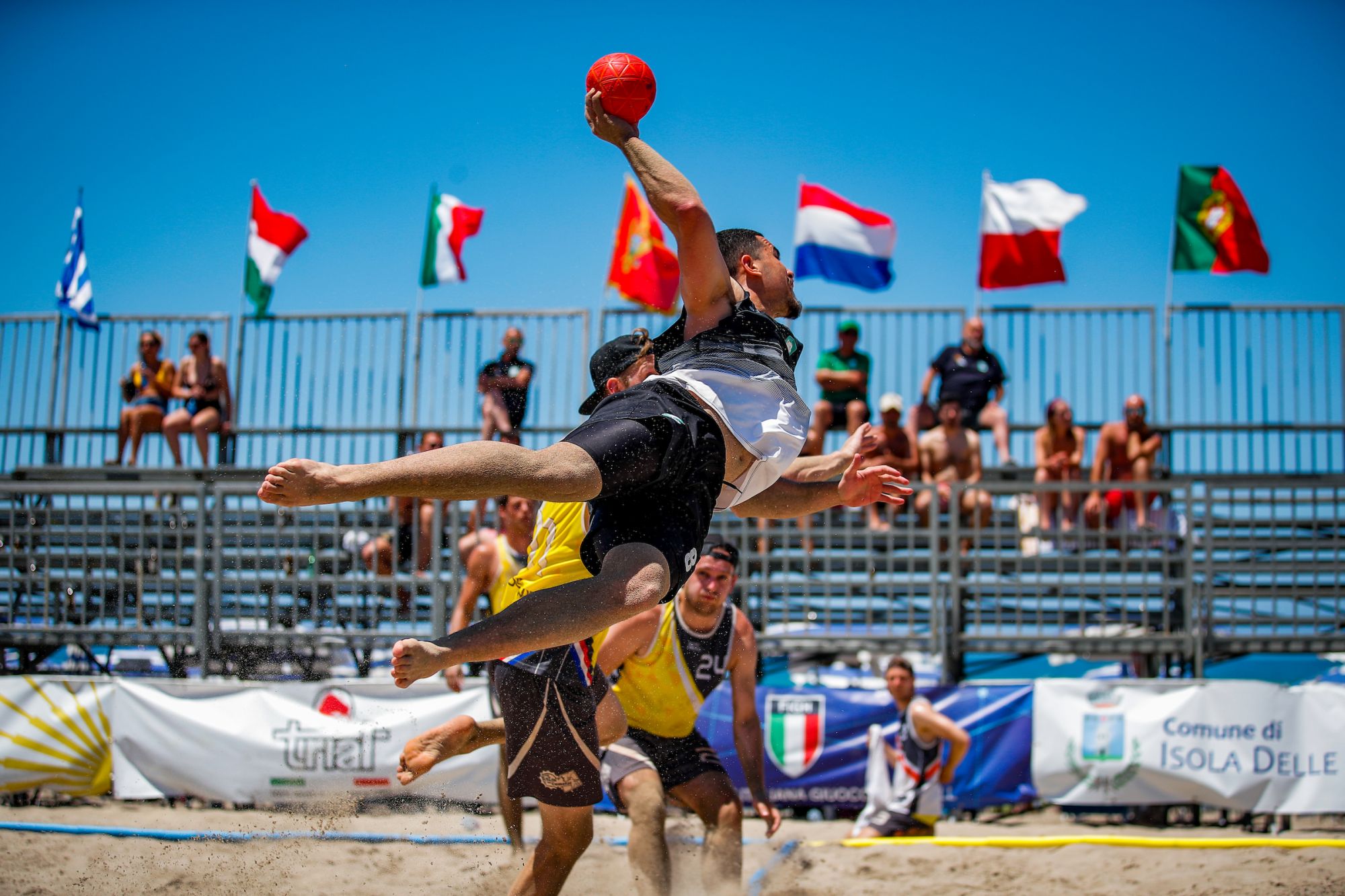 Team Blue Bee and LX50 Handball clinch titles in Sicily