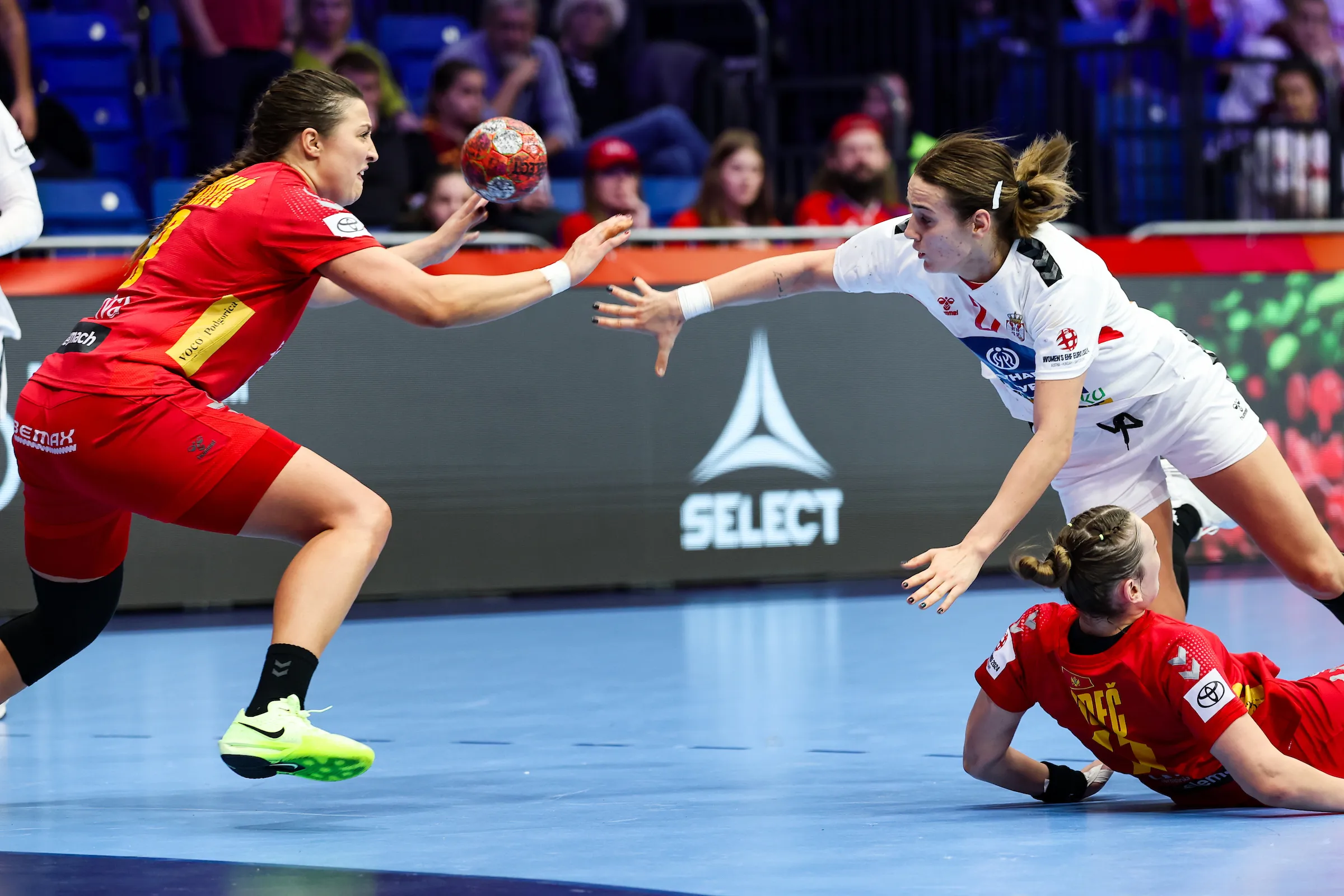 Montenegro emerge victorious in physical Balkan game at EHF EURO