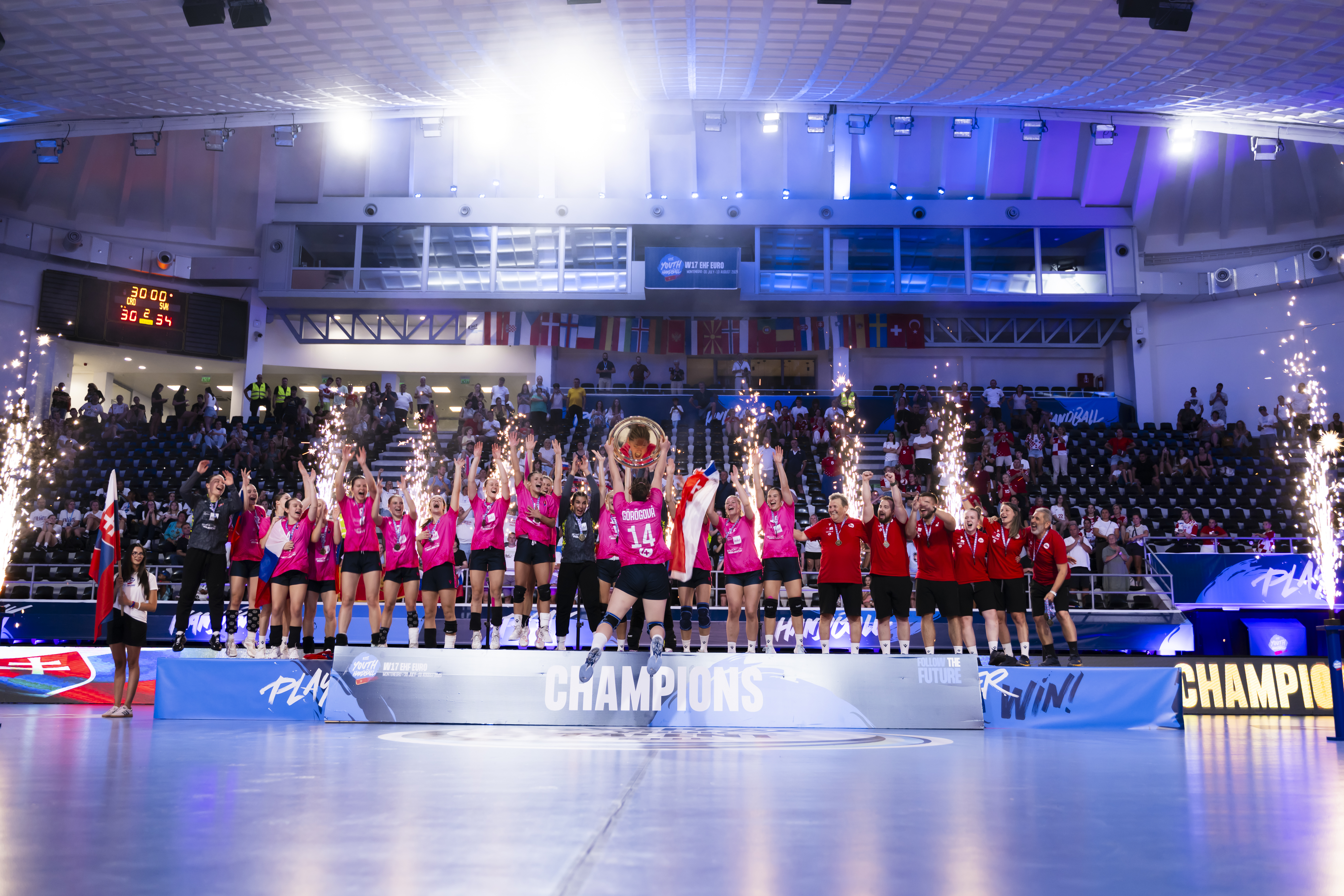 Slovakia win historical gold at Women's 17 EHF EURO