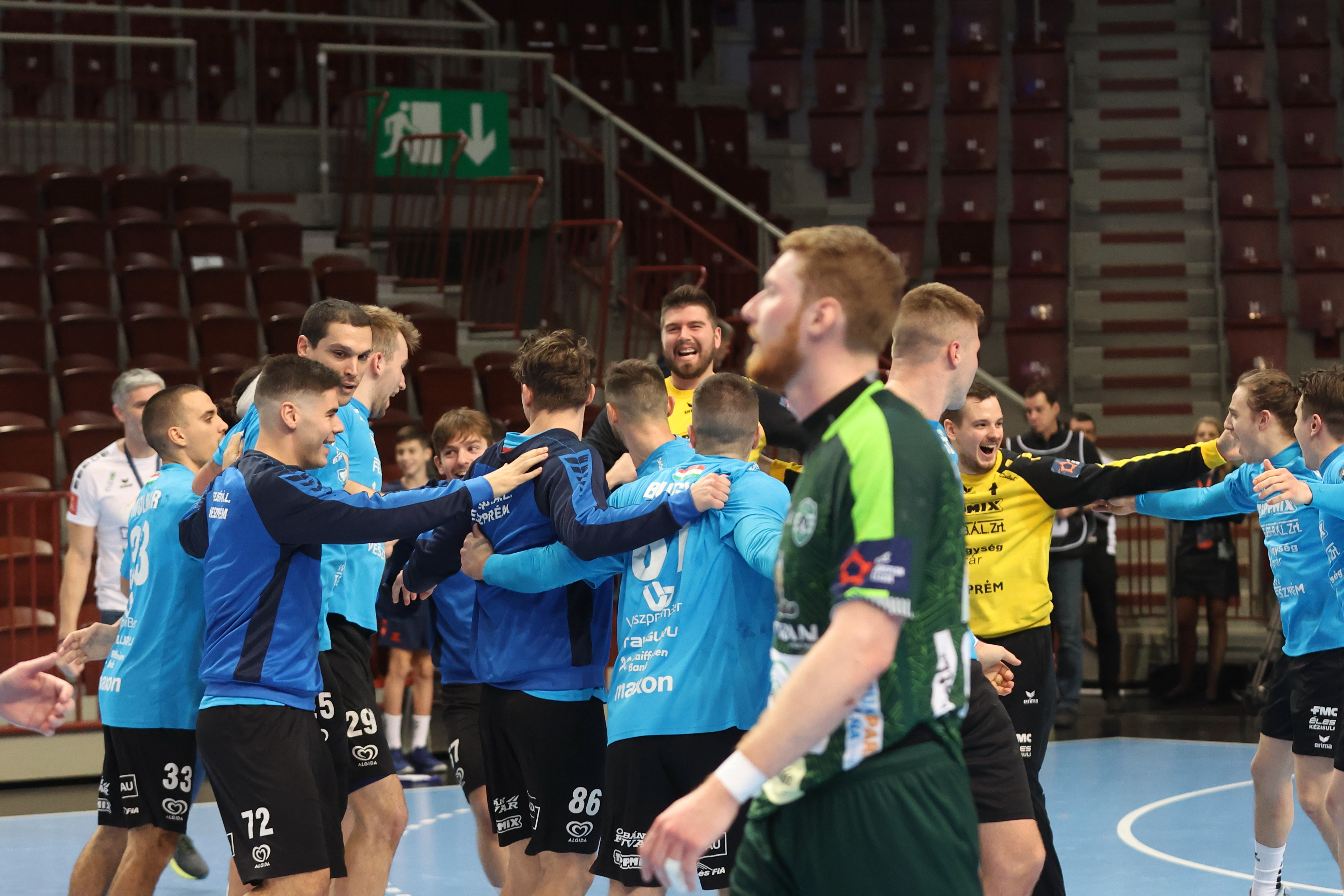 Montpellier add fifth win to their streak while Veszprem make history