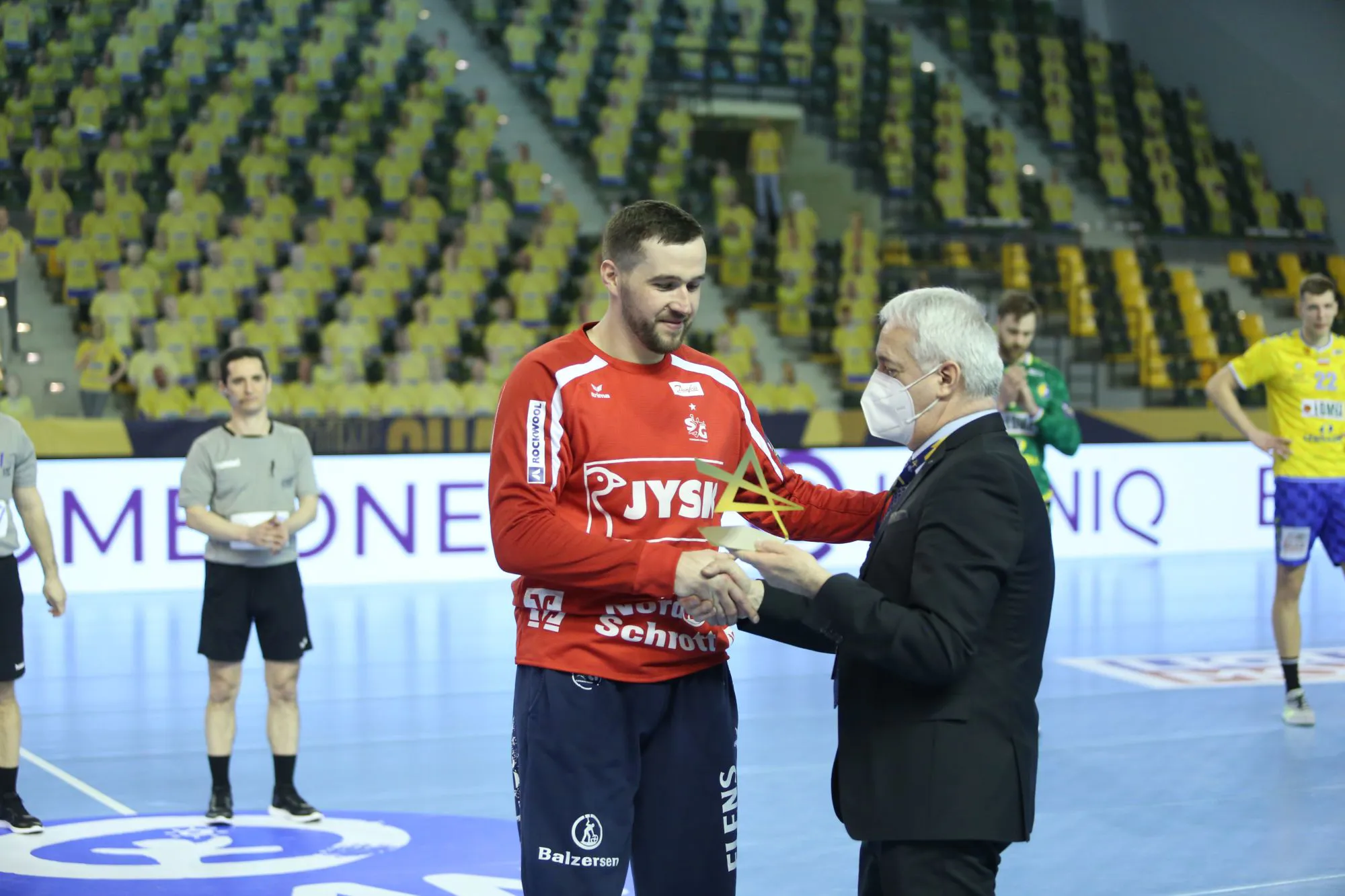 Heroic Benjamin Buric helps Flensburg win MOTW