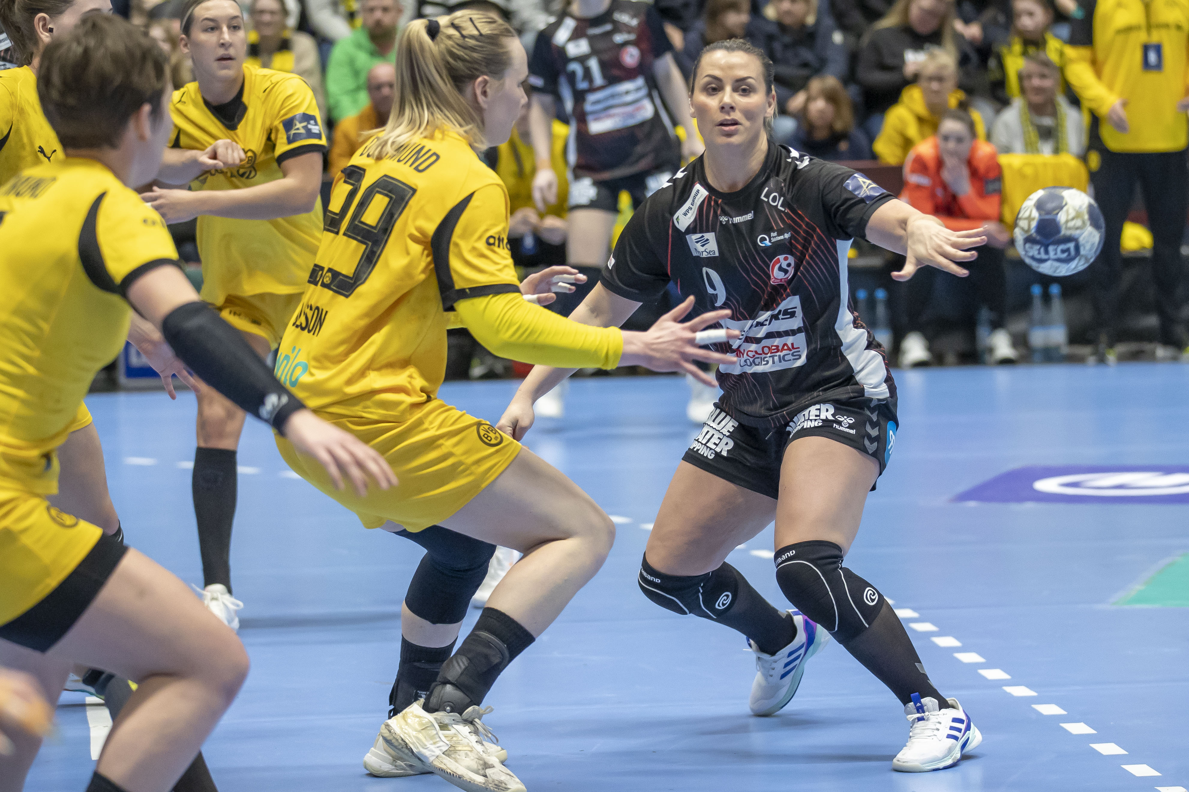 CLW handball: Esbjerg, Brest and CSM claim wins in first round of 2026